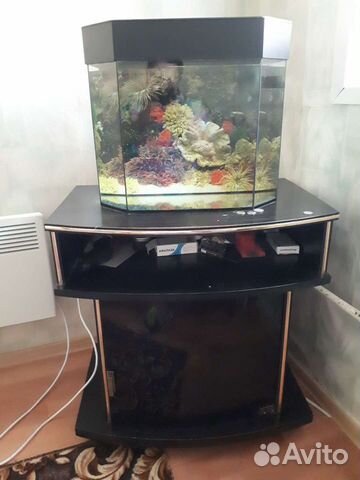 Аквариум с тумбочкой